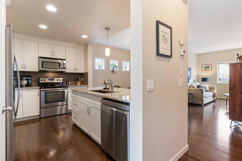 CIR Realty 187 Copperpond Square SE Calgary, Copperfield,T2Z 0X2 ...